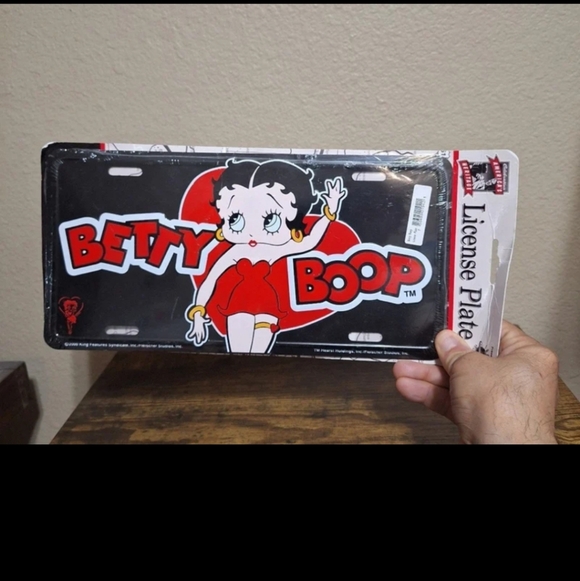 Unique Vintage | Wall Decor | Vintage 200 Betty Boop Waving Wearing A ...